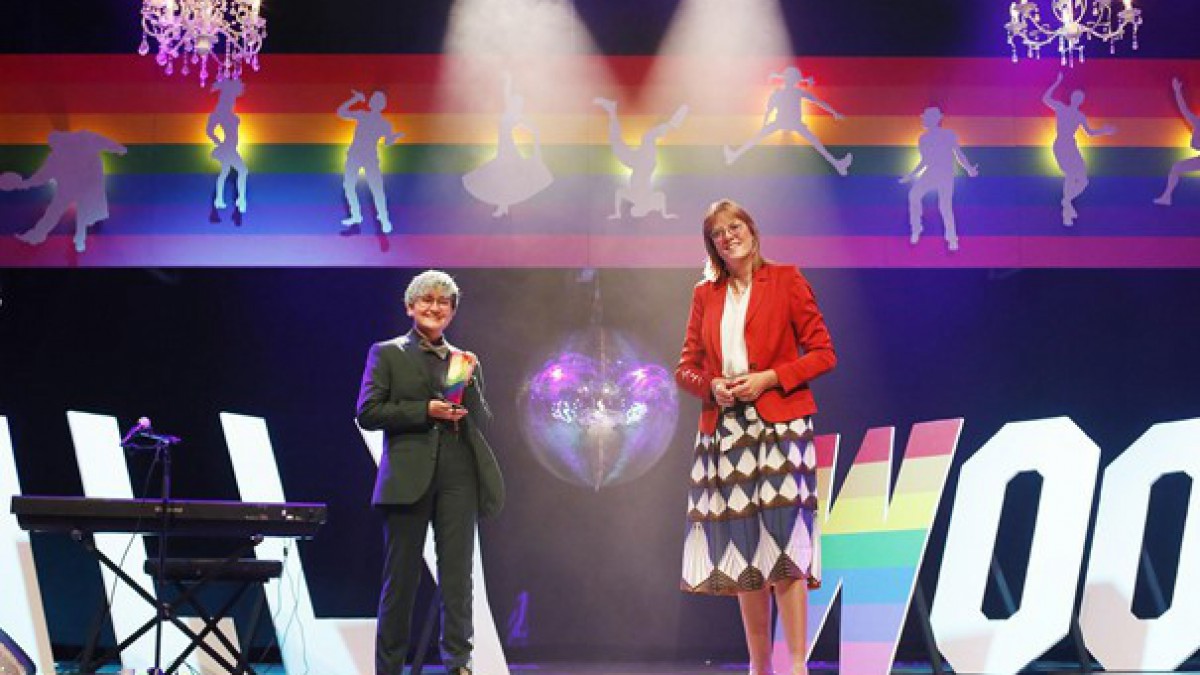 Ons Gooi - Eerste Gooische Rainbow Award uitgereikt aan GSA van A ...